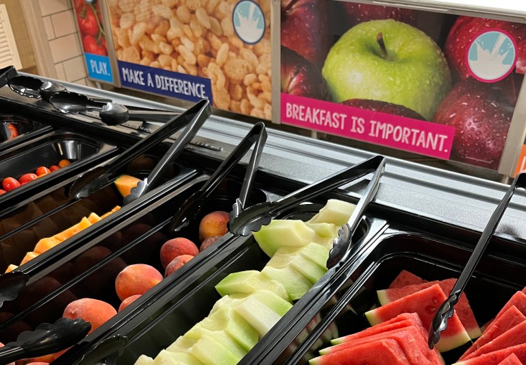 Why Every School Needs a Salad Bar - the CAMBRO blog