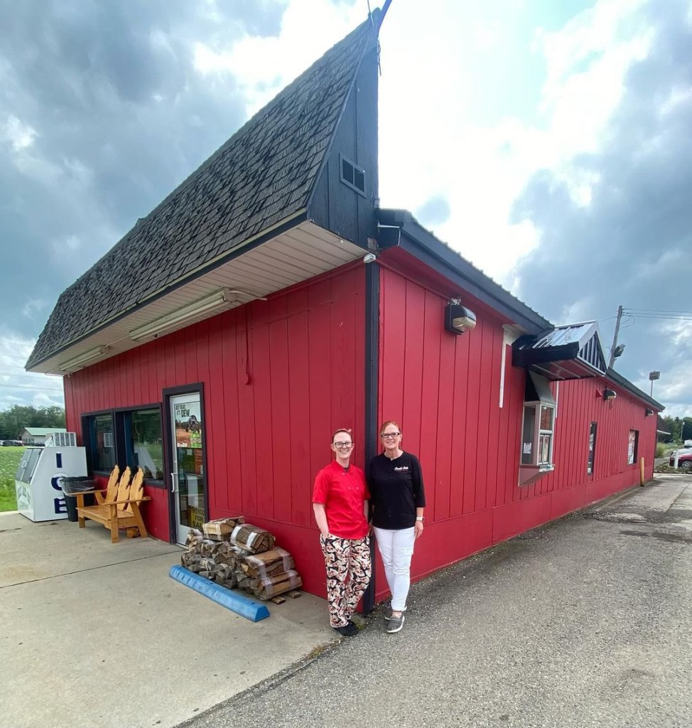Cambro’s Business of the Week: South Side Party Store - the CAMBRO blog