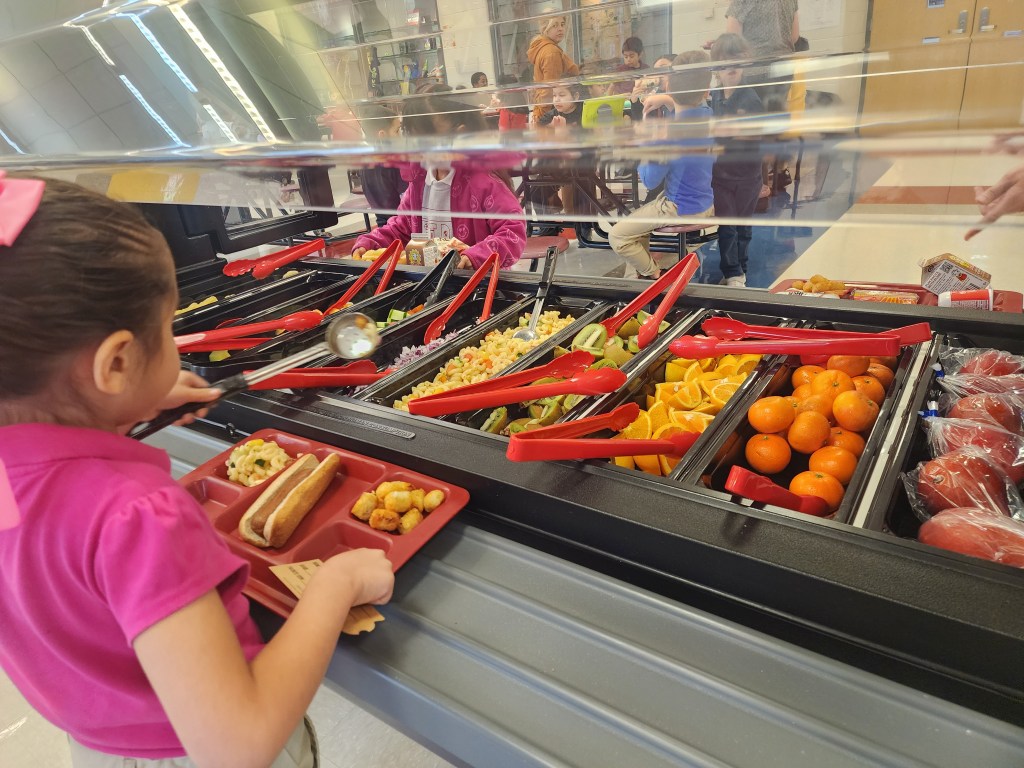 7 Ways Schools Can Encourage Healthy Habits Using Salad Bars - the ...